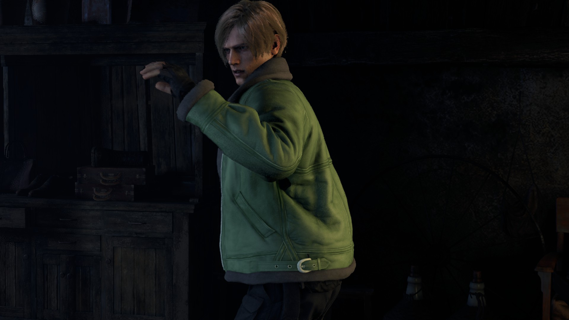 TM Black Jacket Retexture for Leon - Resident Evil 4 Remake Mods