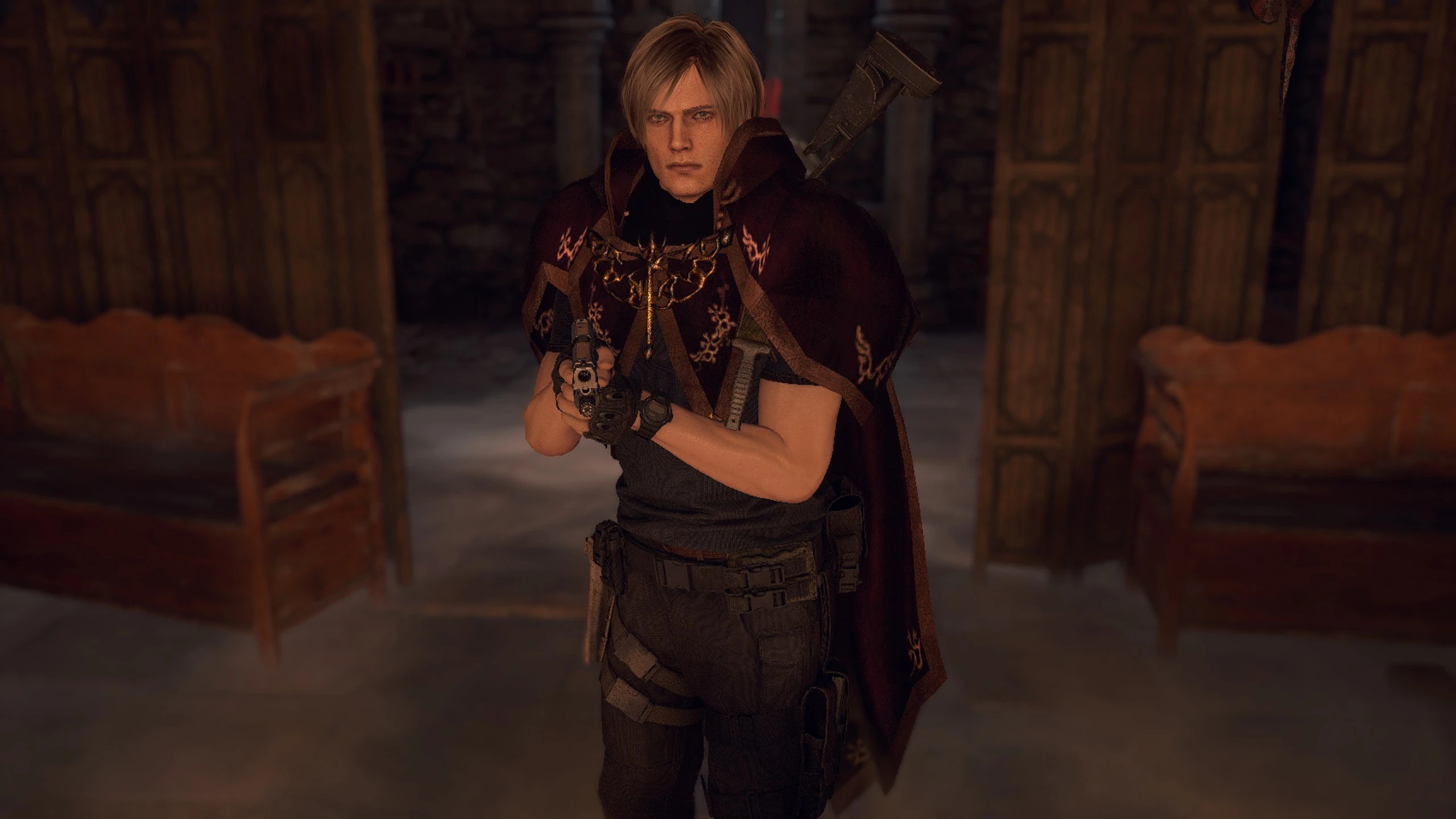 Saddler Cloak - Leon Accessory - Resident Evil 4 Remake Mods