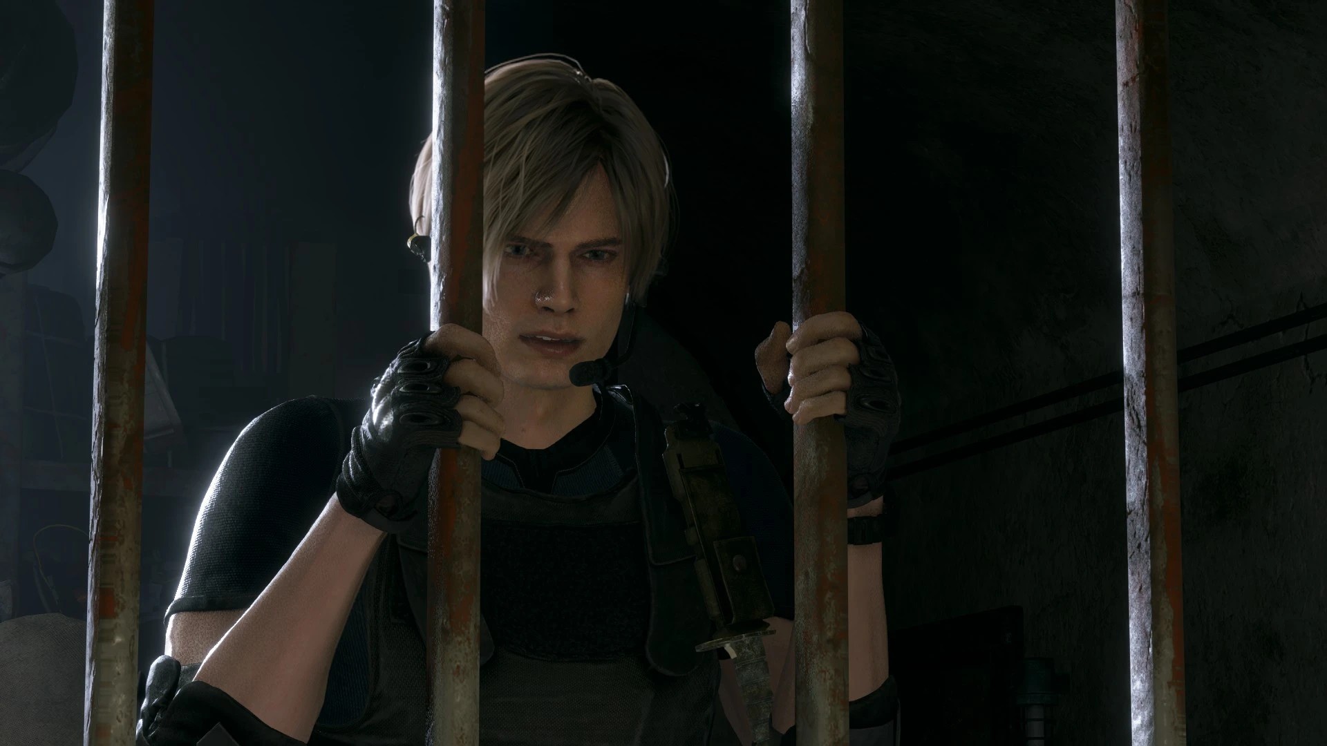Tactical Vest Costume - Resident Evil 4 Remake Mods